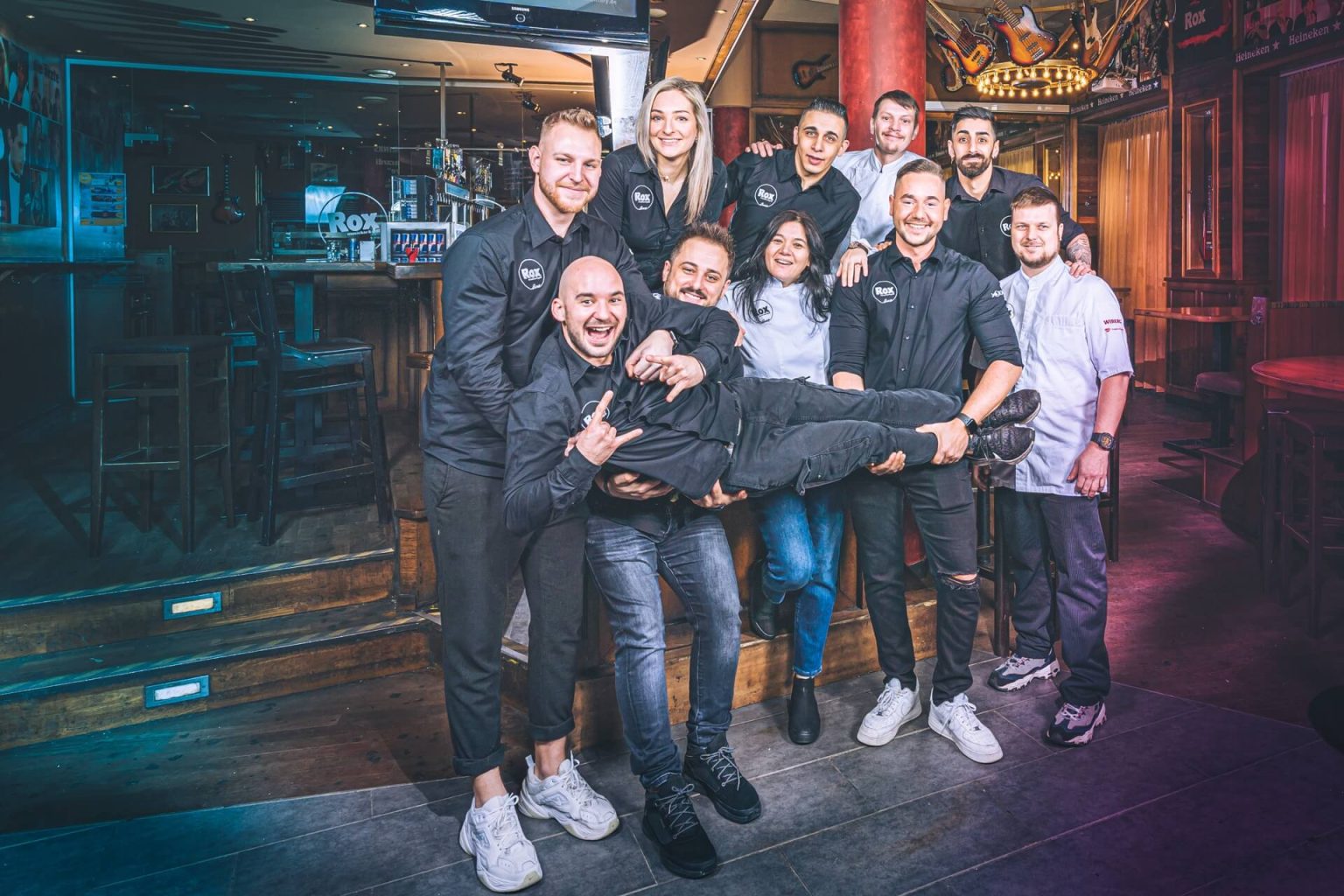 Kontakt - Rox Linz - Burger, Grill, Music-Bar